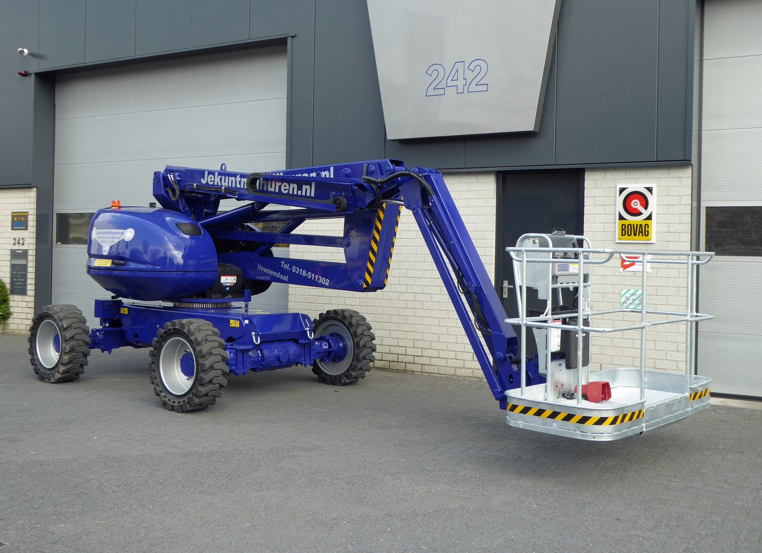 Zelfrijdende (4×4) Knikschuifarm Hoogwerker 15 meter huren